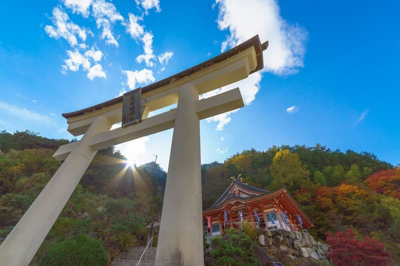Meotogi Shrine Himenomiya