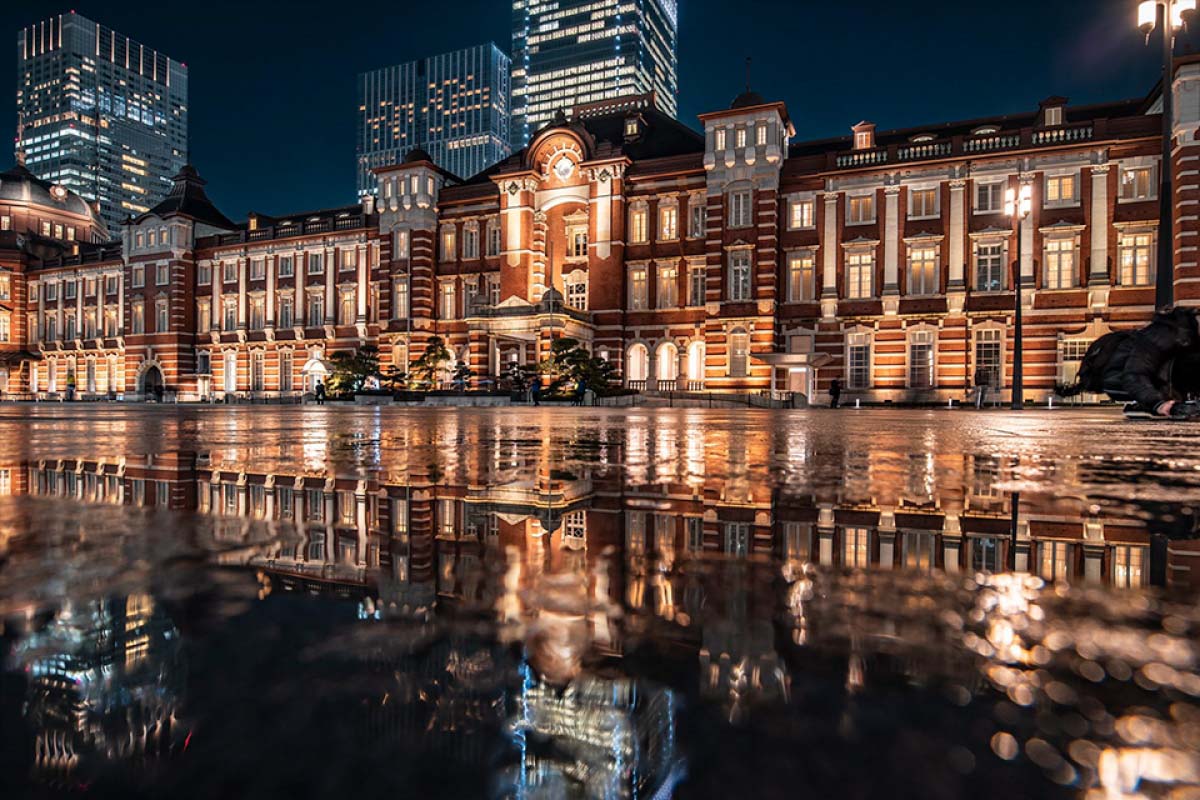 Popular in SNS the reflection photos of "Tokyo station".｜ZEKKEI Japan