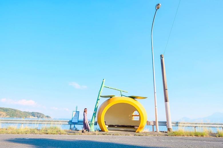 The very charming fruit-shaped bus stops of Nagasaki Prefecture｜ZEKKEI ...