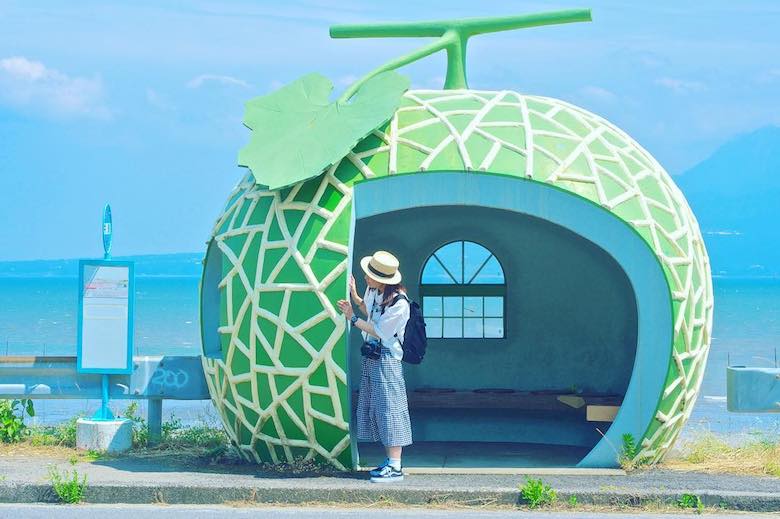 The very charming fruit-shaped bus stops of Nagasaki Prefecture｜ZEKKEI ...