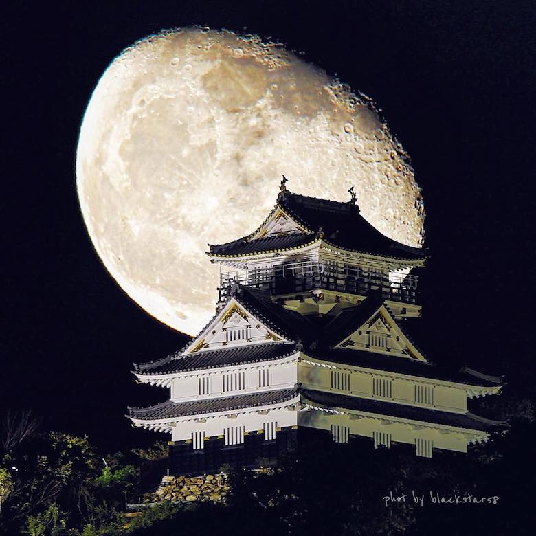 Overwhelming collaboration of the moon and Gifu Castle, an unassailable ...