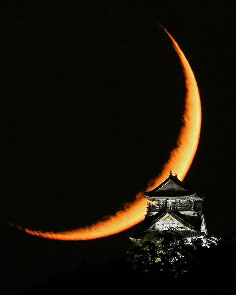 Overwhelming collaboration of the moon and Gifu Castle, an unassailable ...