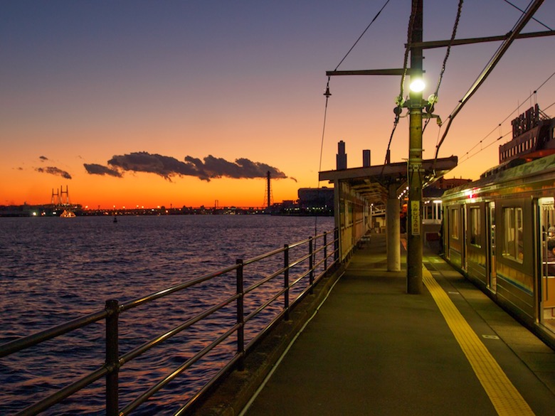 You can view the seas in zero minute by walk from the railway station ...