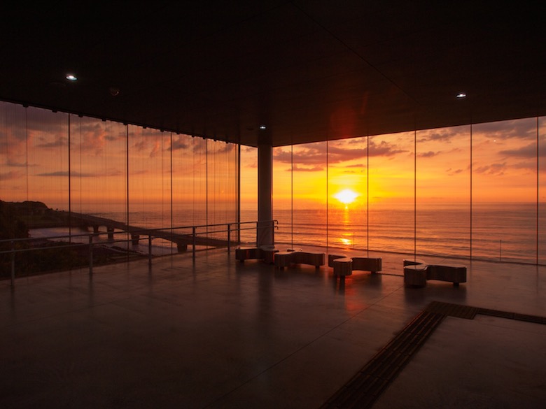 You can view the seas in zero minute by walk from the railway station ...