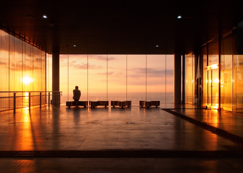 You can view the seas in zero minute by walk from the railway station ...