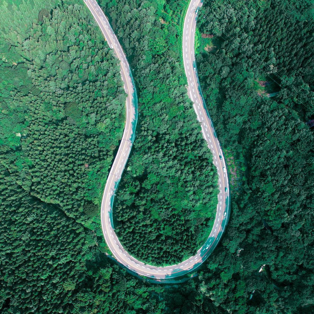 Looking down the Japanese superb view from the above, I saw it almost ...