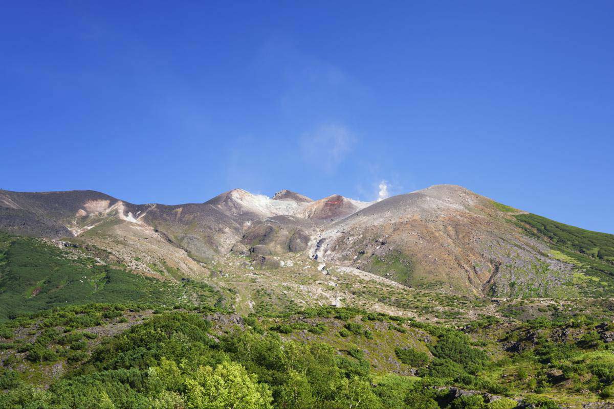 Tokachi mountain range | ZEKKEI Japan