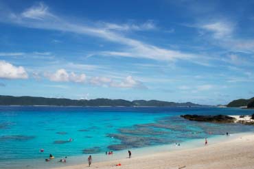 Furuzamami Beach